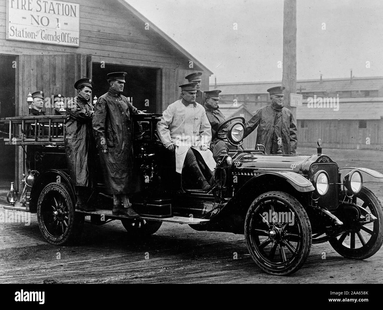 Early 1900s firetrucks hi-res stock photography and images - Alamy
