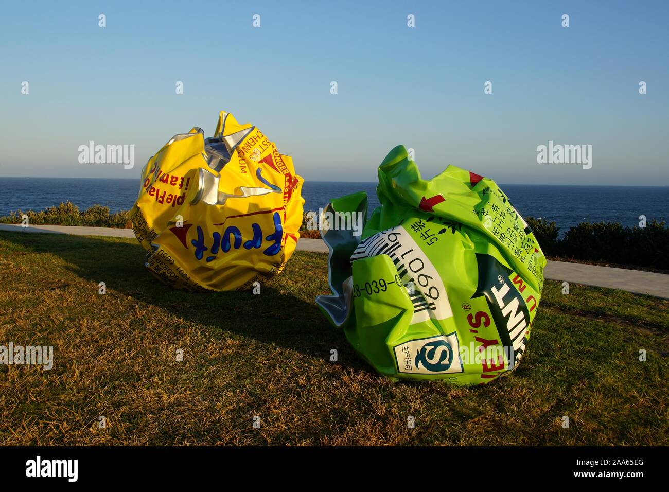 Scrunched up paper hi-res stock photography and images - Alamy