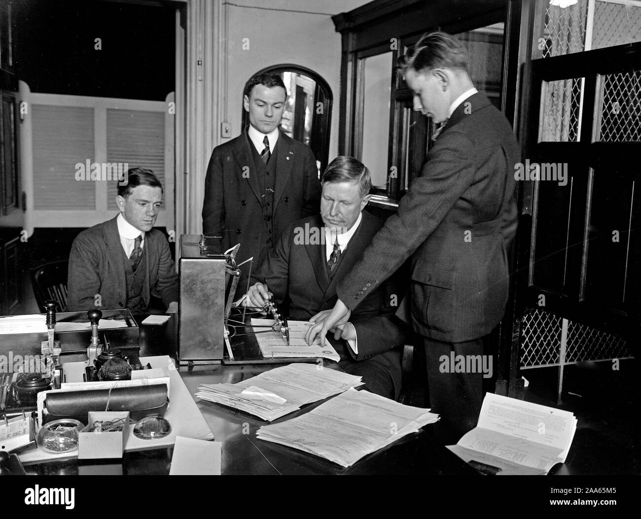 Historical check signing machine hi-res stock photography and images ...