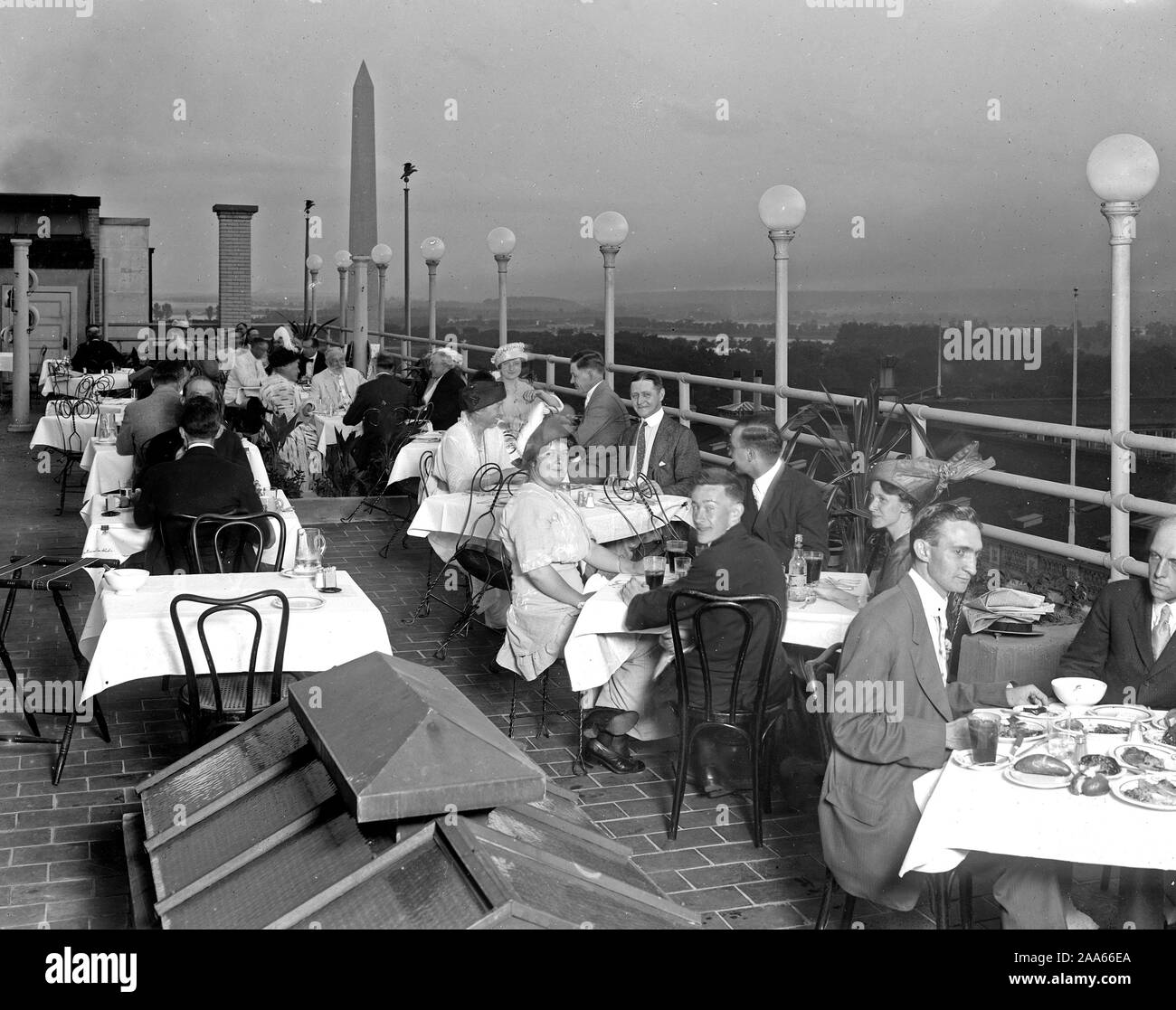 Luxury dining in Washington D.C. in the early 1900s - ca. 1910-1920 ...
