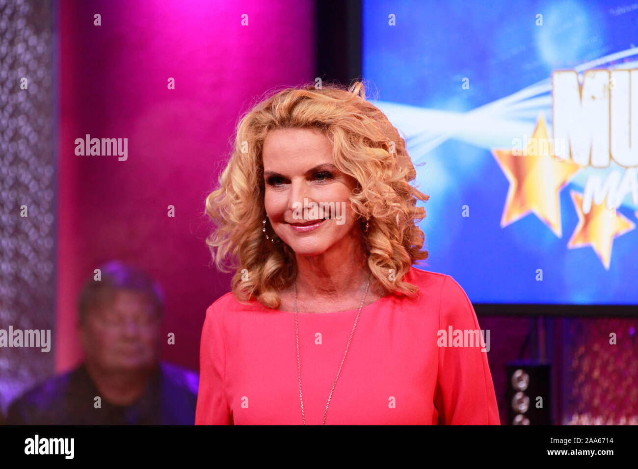 Victoria Herrmann moderiert das MusicMatch von MyTVplus im Elbepark ...