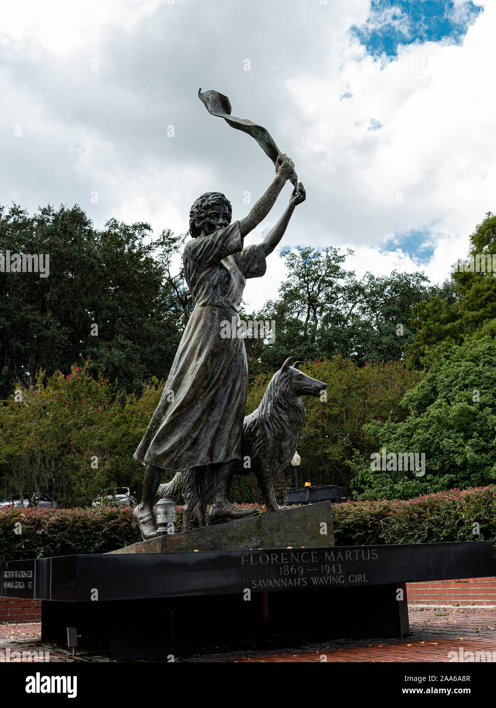 Waving Girl statue in Savannah, Georgia Stock Photo - Alamy