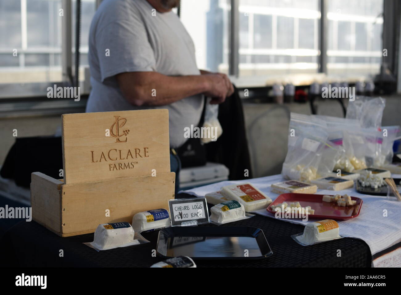cheese vendor at local farmers market Stock Photo - Alamy