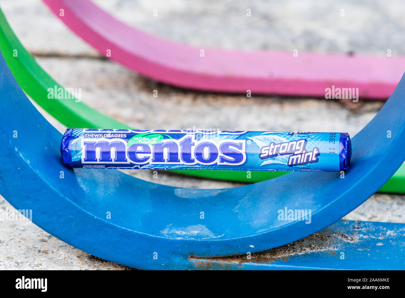 Mentos Chevy Mints, chewy dragees that provides the benefit of minty ...