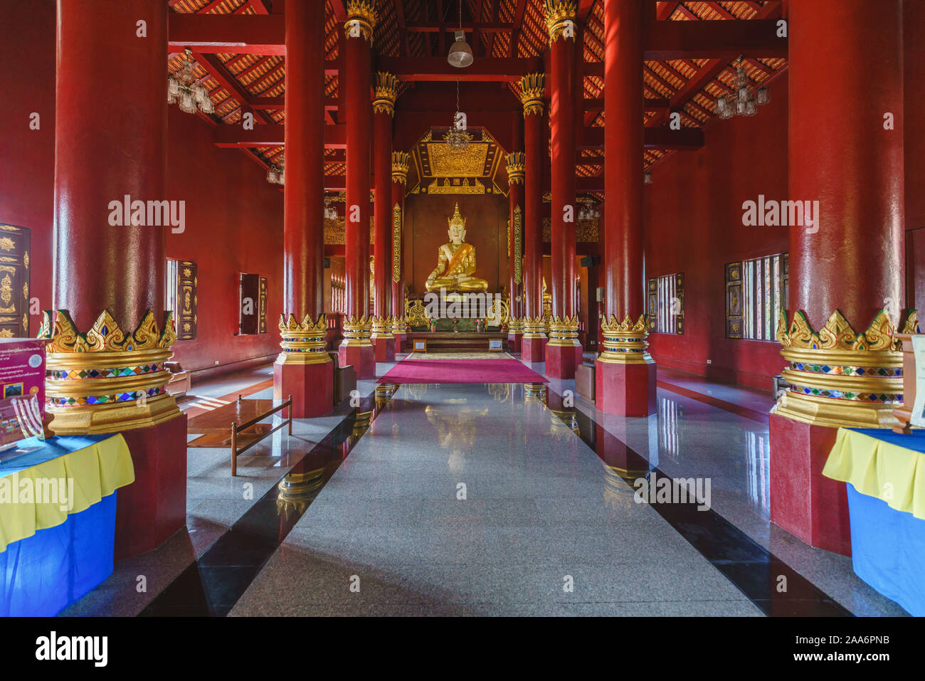 Buddha statue in Thai Temples, Red temple in Chiang Mai Stock Photo - Alamy