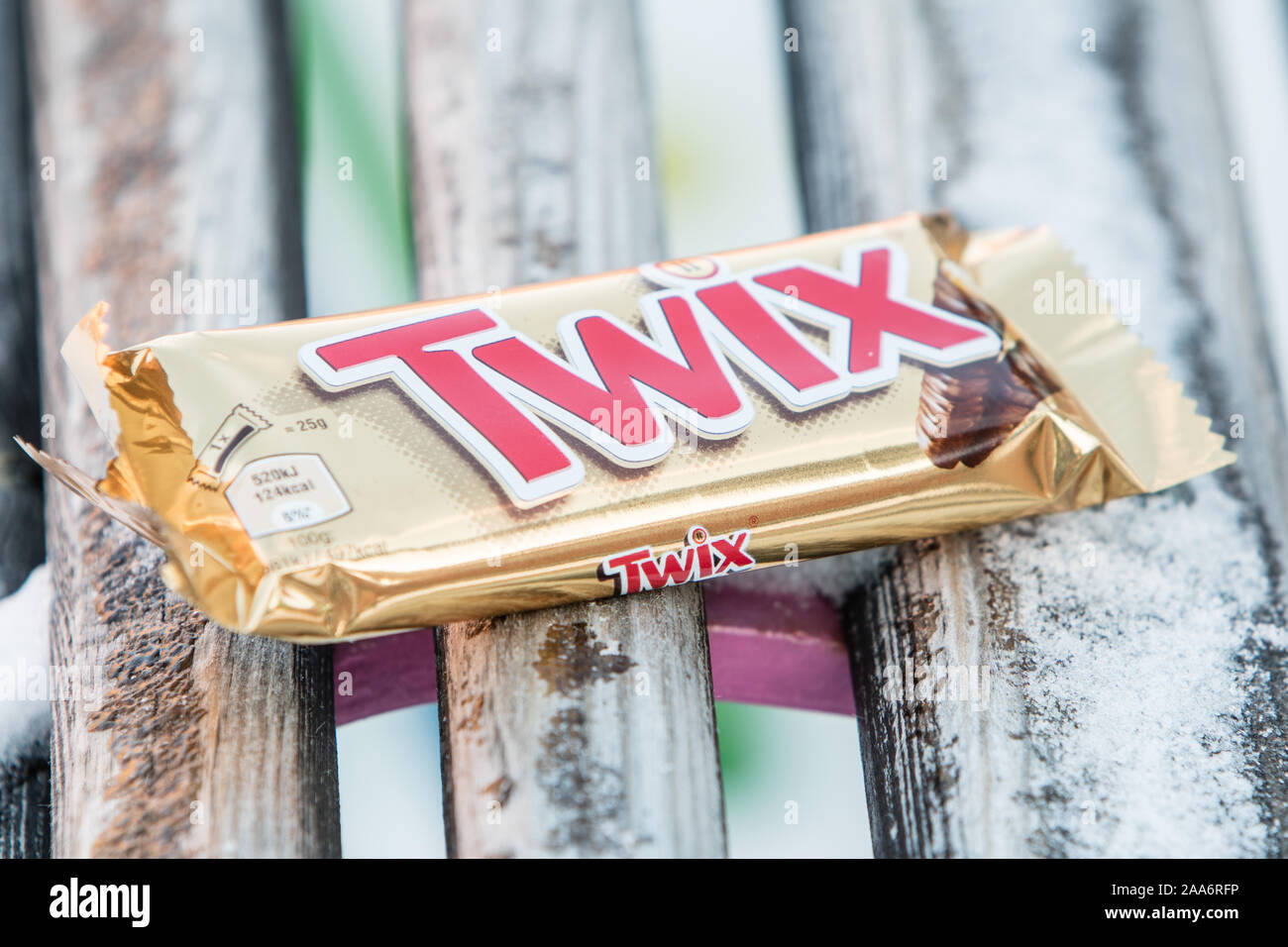 Twix Logo