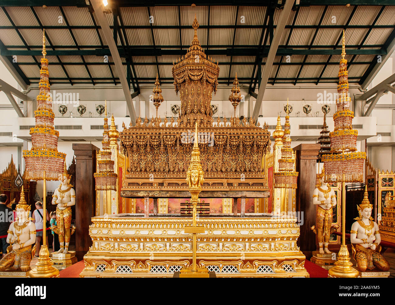 Golden casket temple hi-res stock photography and images - Alamy