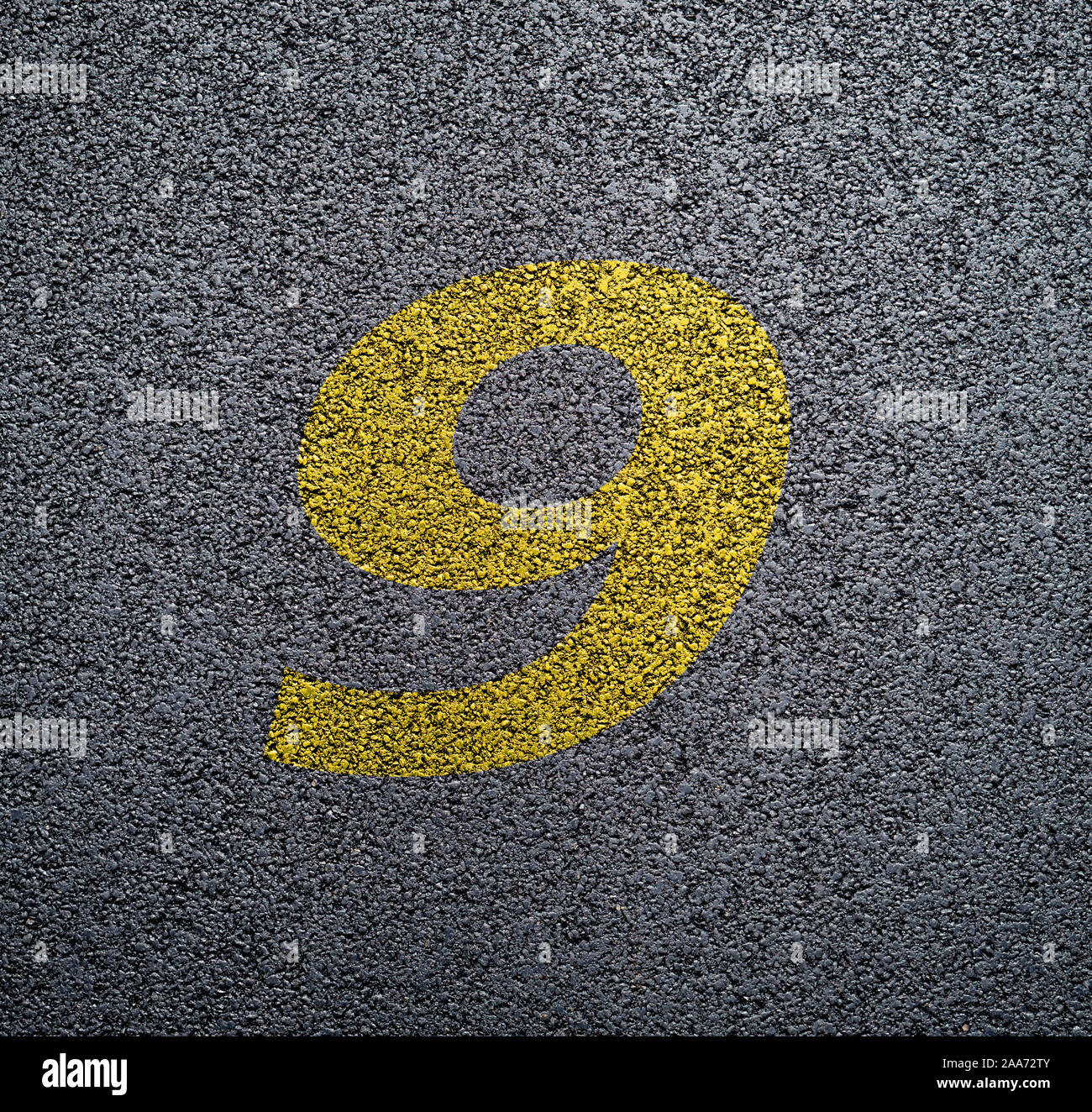 Black numbers on yellow signs hi-res stock photography and images - Alamy