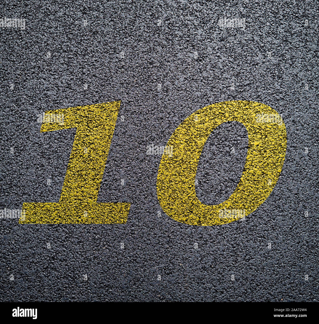 Black numbers on yellow signs hi-res stock photography and images - Alamy