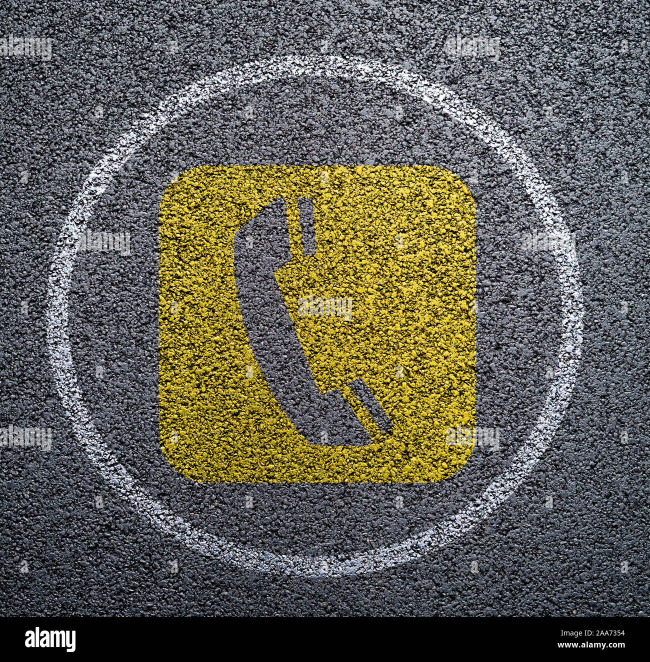Black numbers on yellow signs hi-res stock photography and images - Alamy