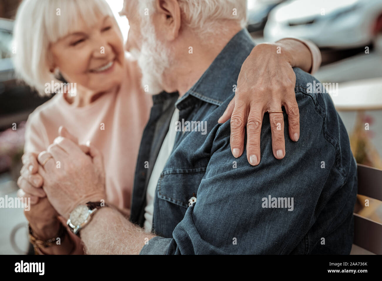 Empathy hand shoulder hi-res stock photography and images - Alamy