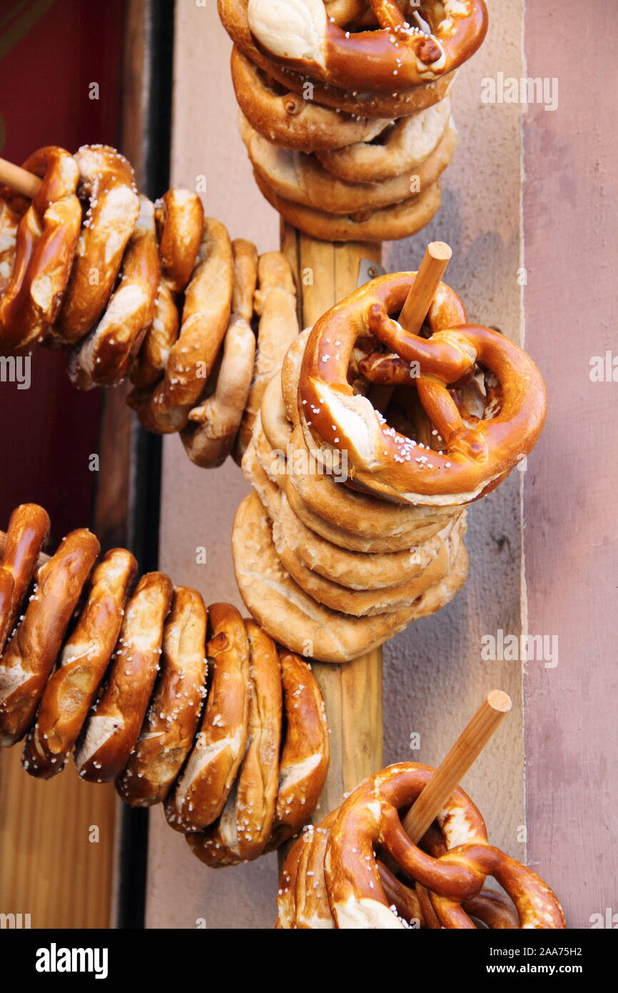 Pretzel stand hi-res stock photography and images - Alamy