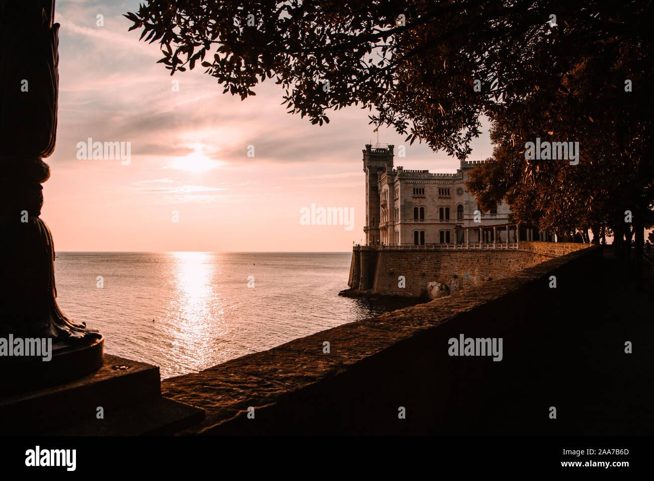 Boat trieste italy hi-res stock photography and images - Alamy