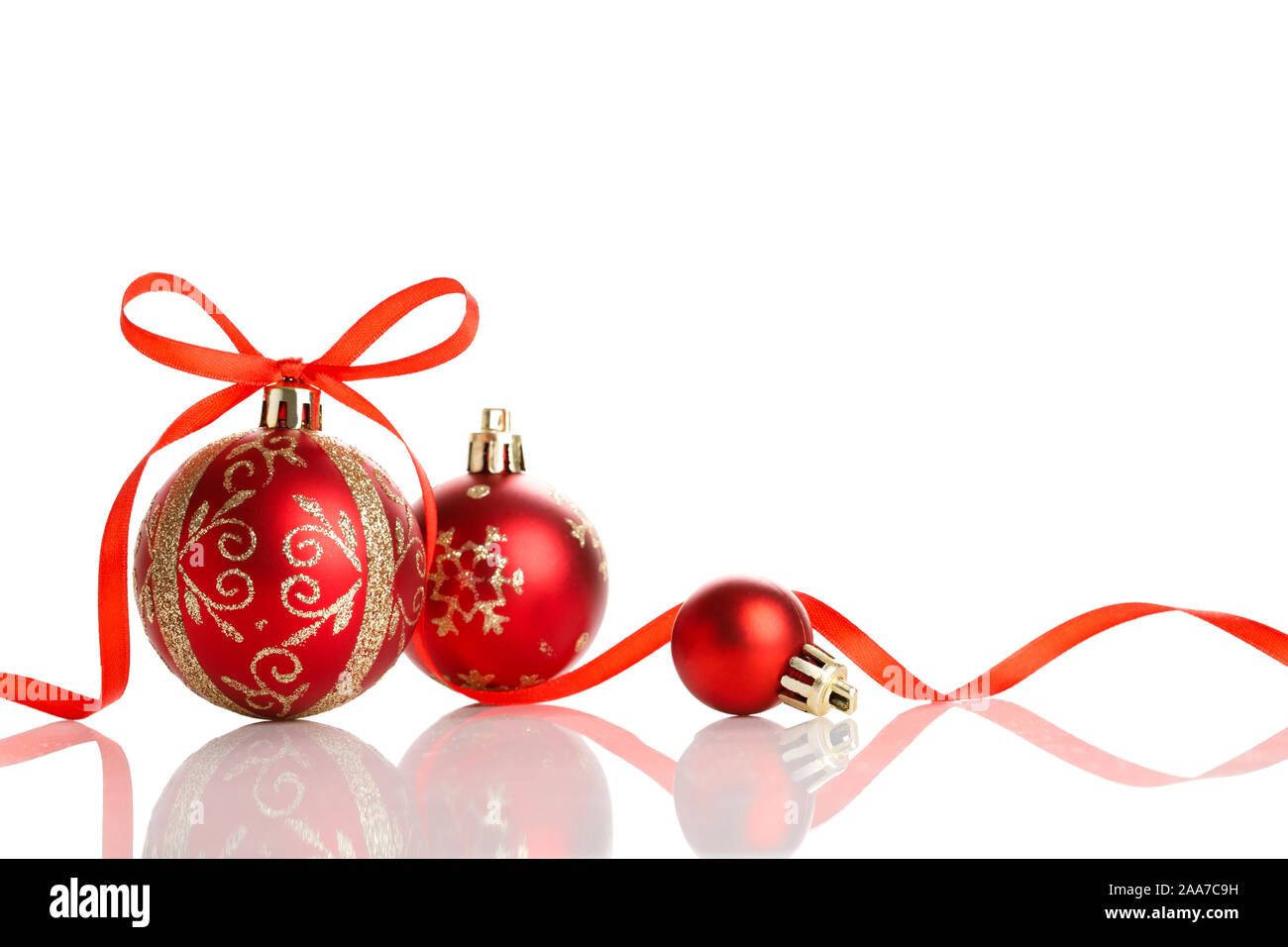 Red Christmas ball with ribbon and bow isolated on white background ...