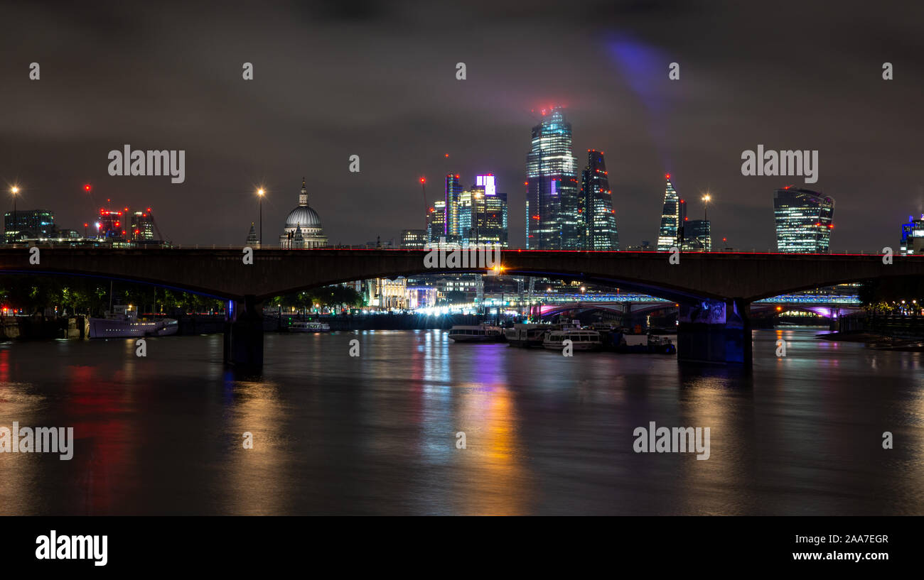 Waterloo bridge skyline london hi-res stock photography and images - Alamy