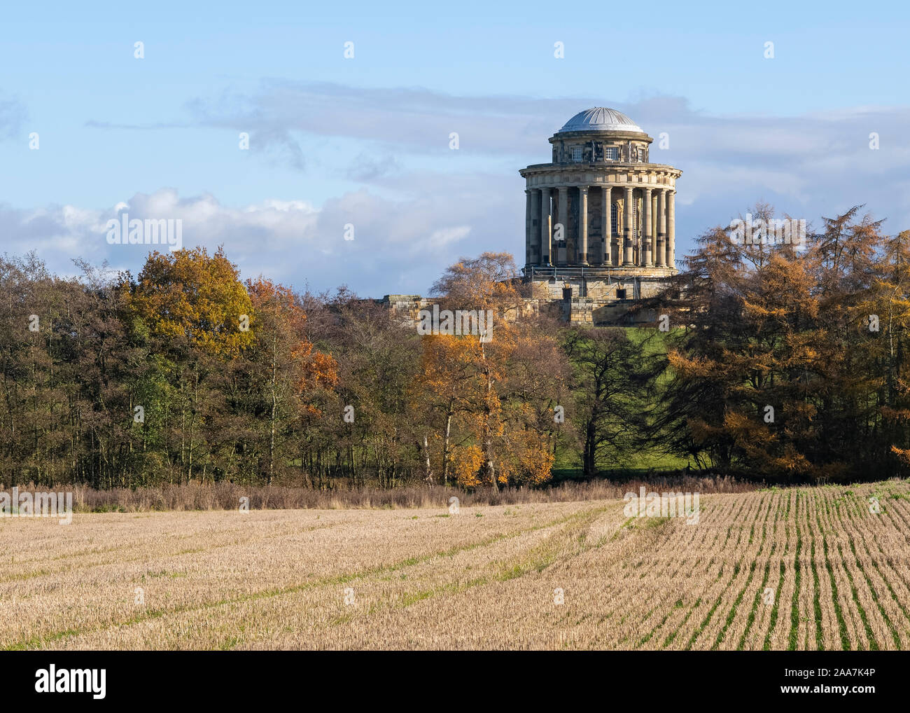 Free standing circular monument hi-res stock photography and images - Alamy