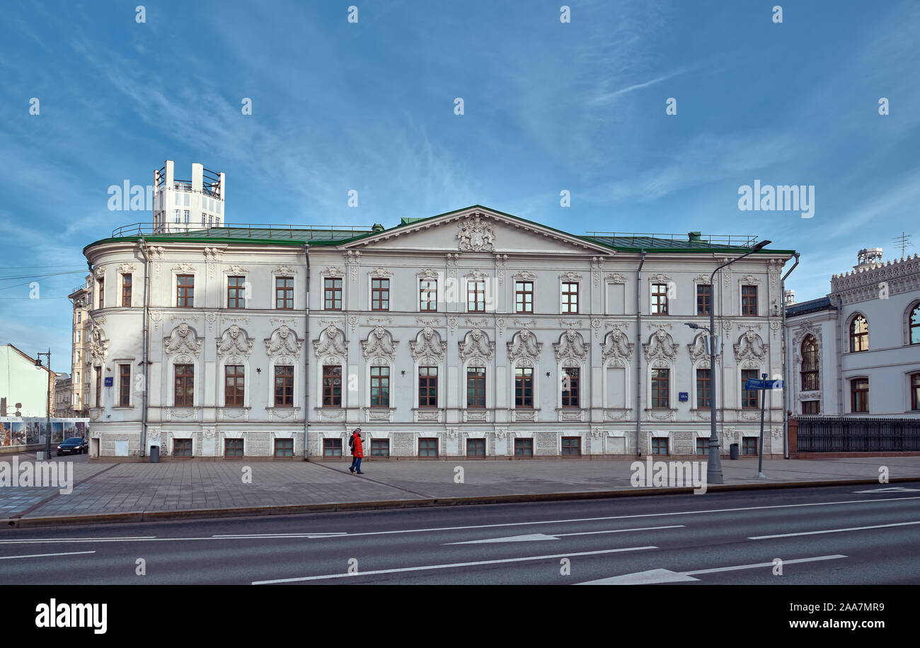 Rococo style of architecture hi-res stock photography and images - Alamy
