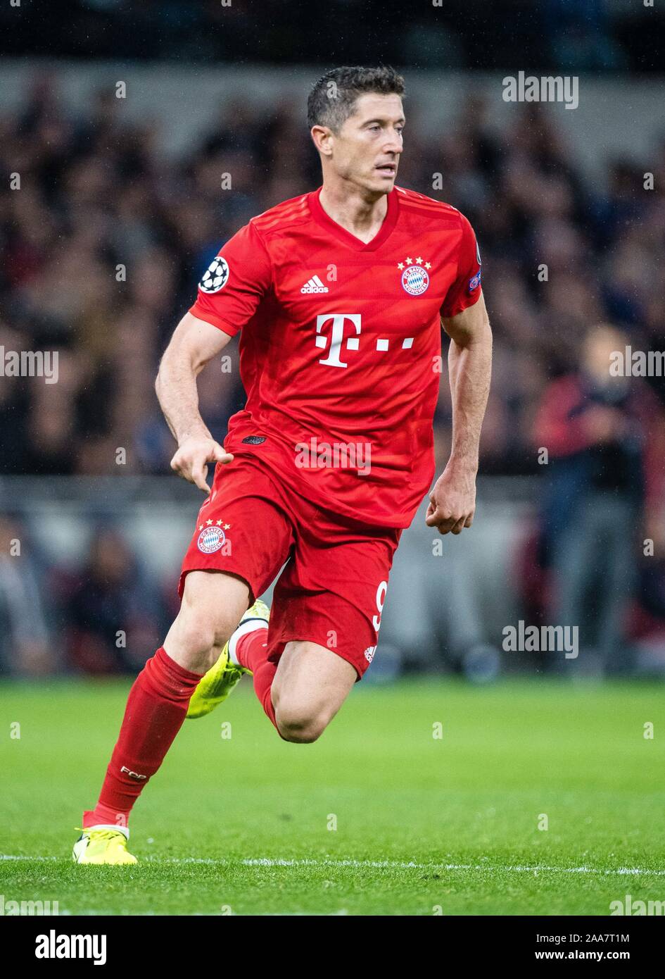 LONDON, ENGLAND - OCTOBER 01: Robert Lewandowski of Bayern Muenchen ...