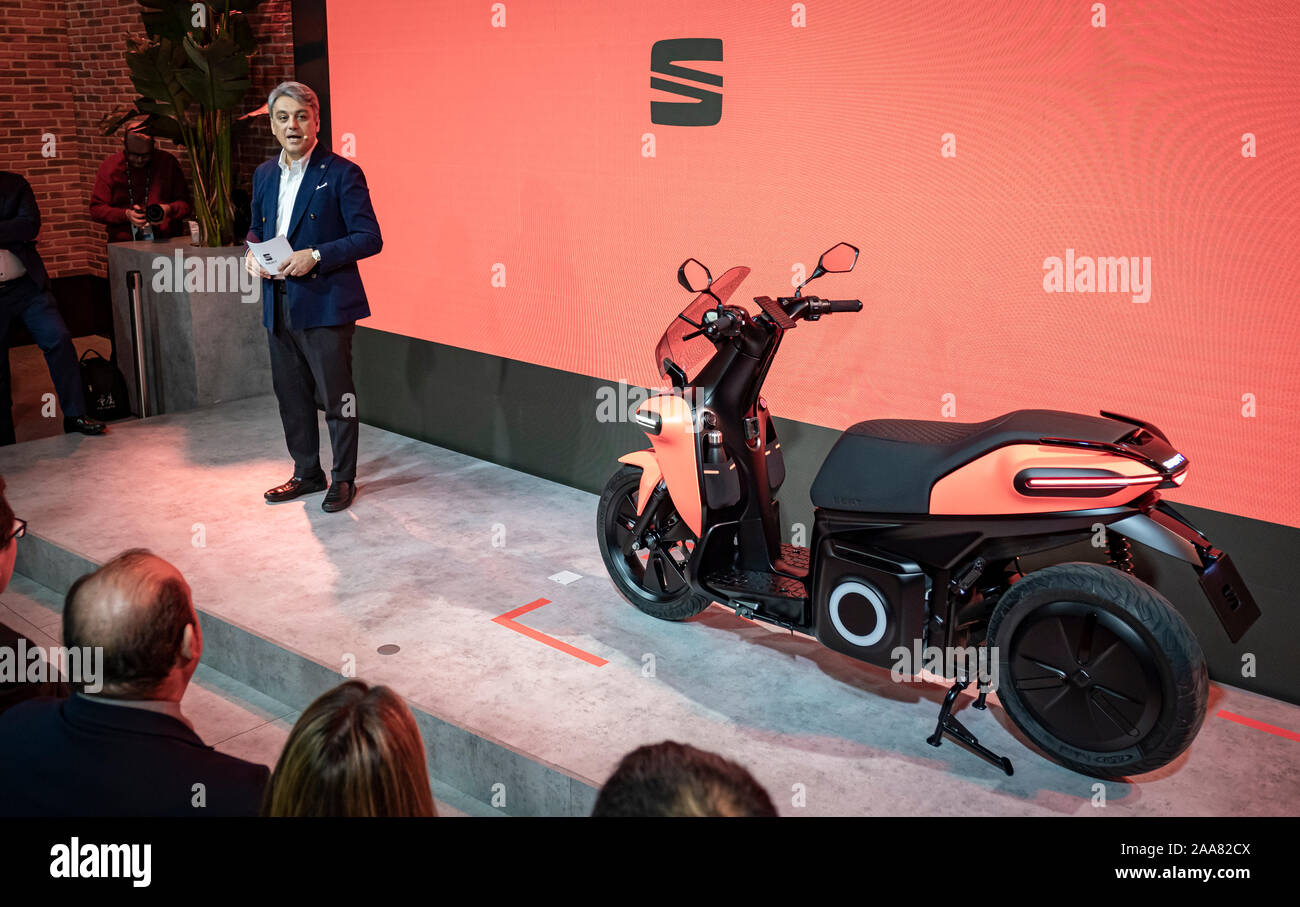 Barcelona, Spain. 19th Nov, 2019. Seat president, Luca de Meo presents ...