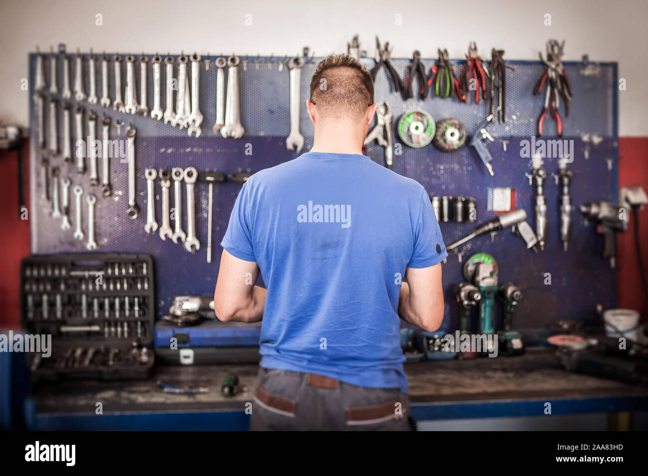 Car master mechanic working in auto vulcanizing and vehicle service ...