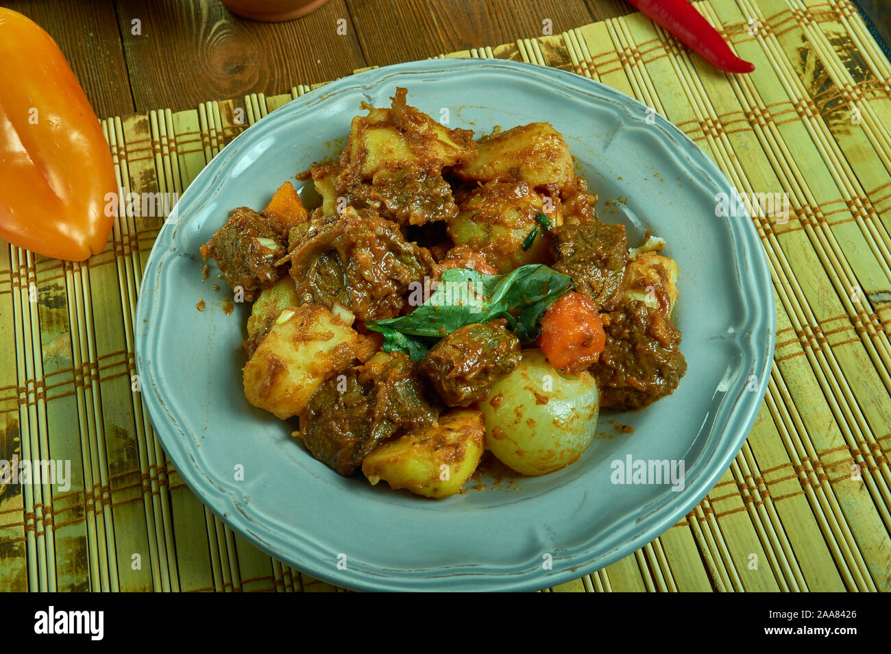 Estofado de res, Colombian Beef Stew With Tomato Sauce Stock Photo - Alamy