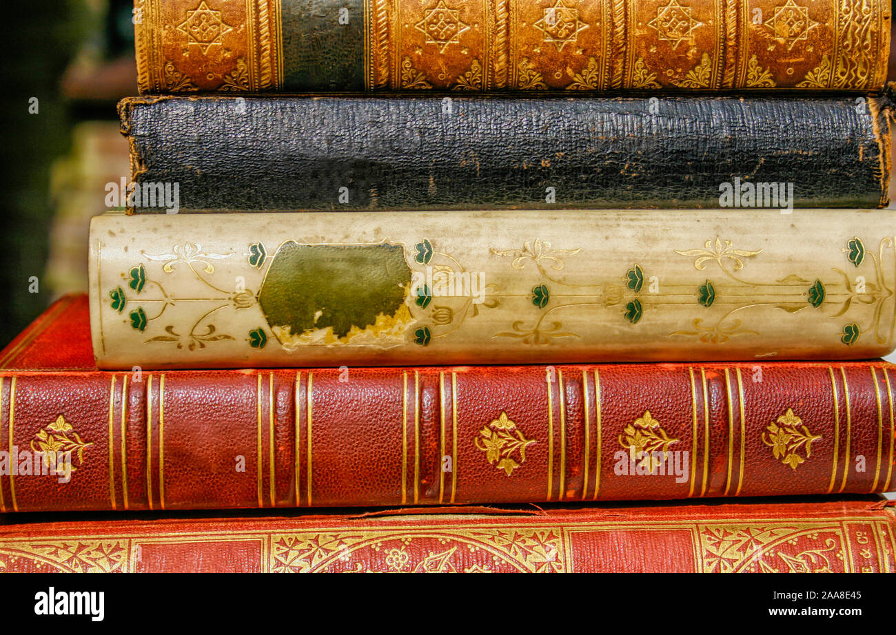 Five books spine hi-res stock photography and images - Alamy