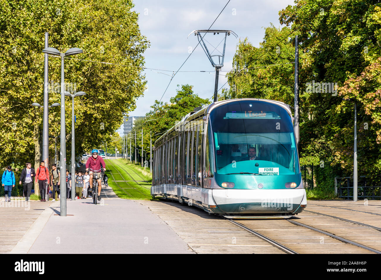 Pantograph public tramway hi-res stock photography and images - Alamy