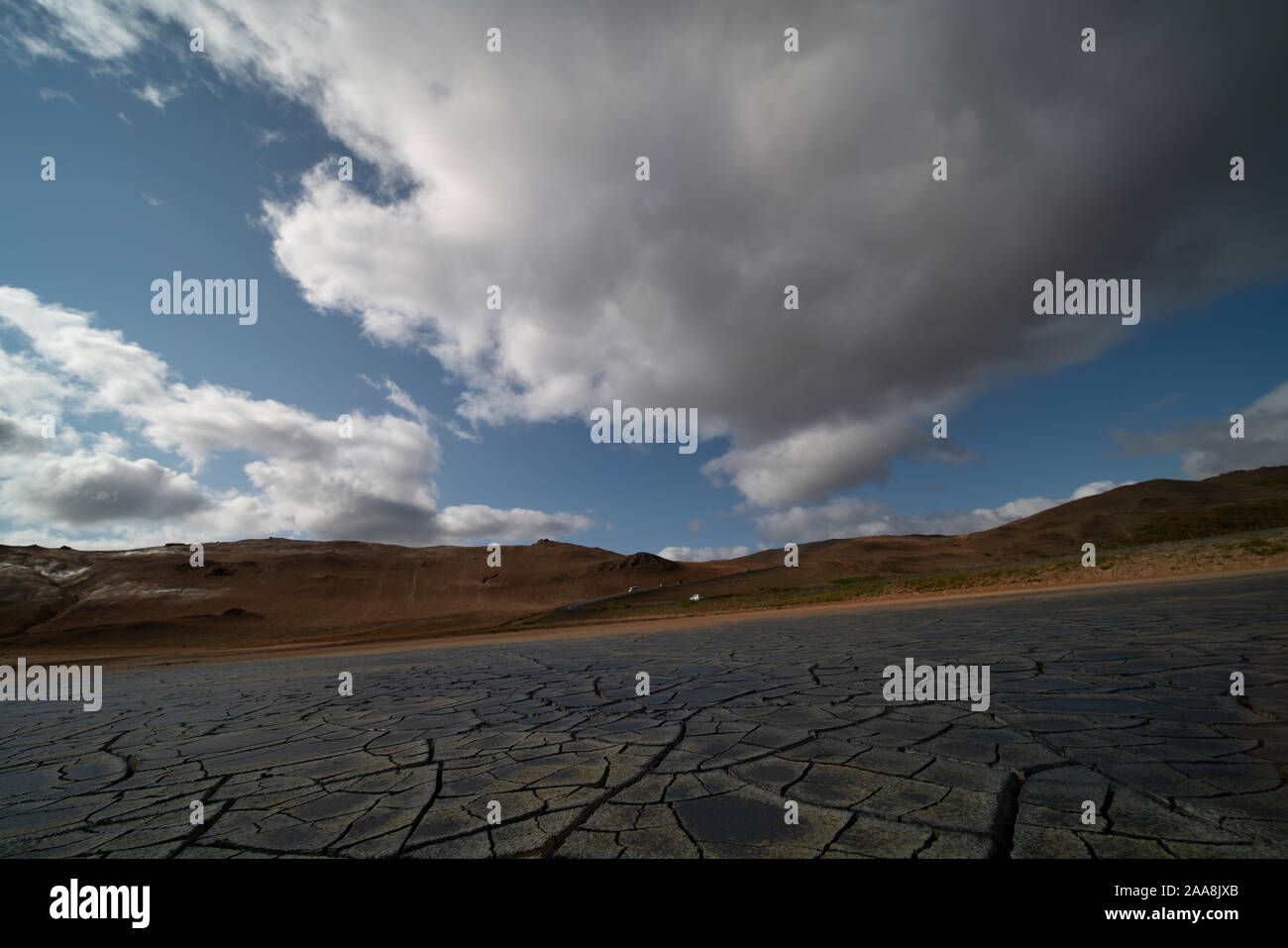Dried land in the desert. Cracked soil crust Stock Photo - Alamy