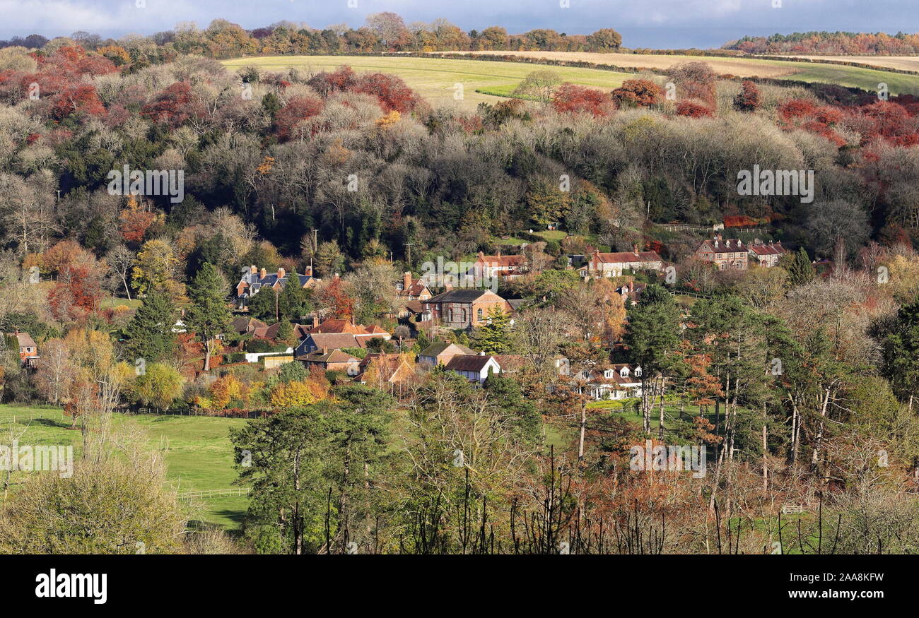 English Hamlet of Pheasants Hill in the Chiltern Hills Stock Photo - Alamy