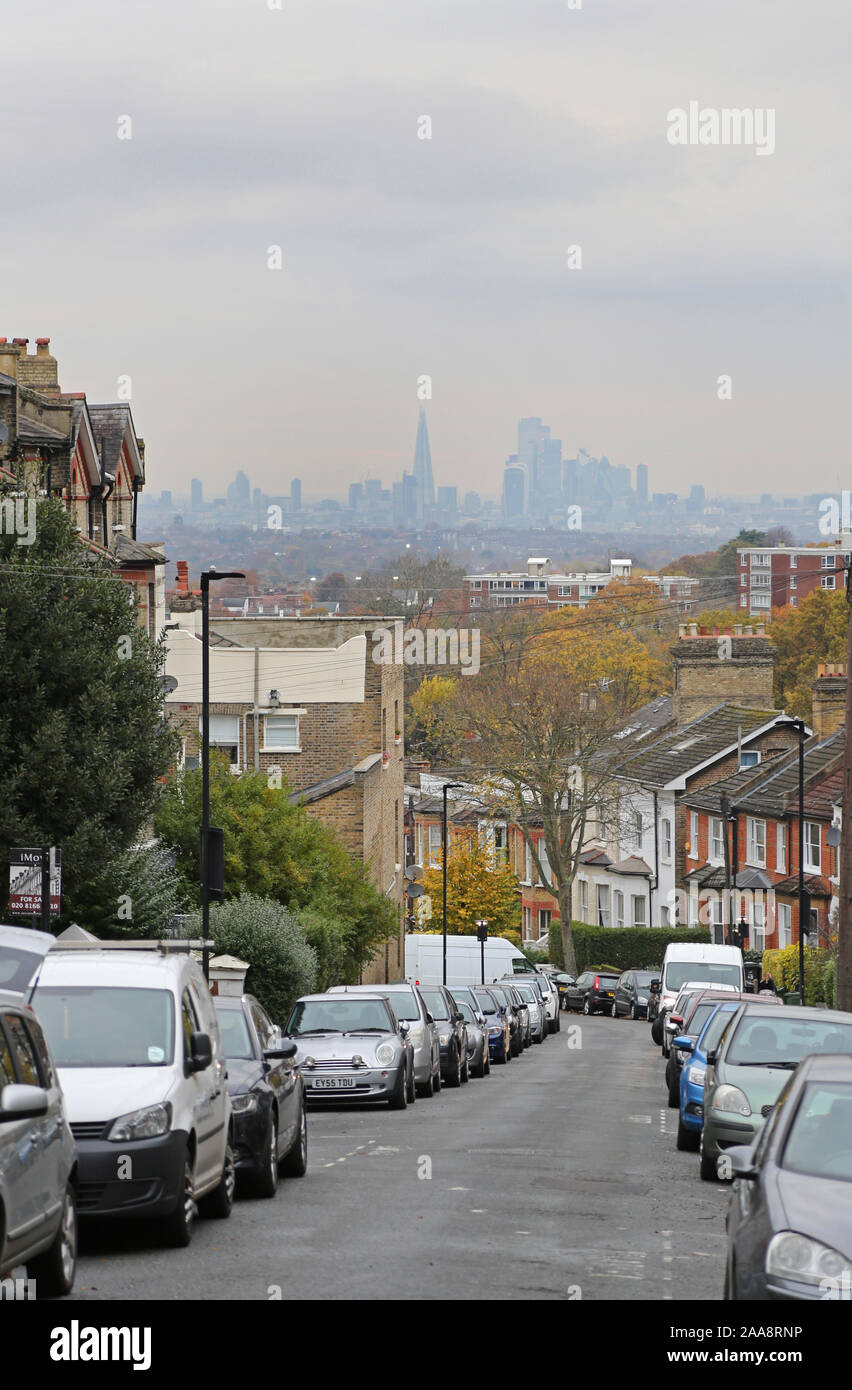 Dull skyline hi-res stock photography and images - Alamy