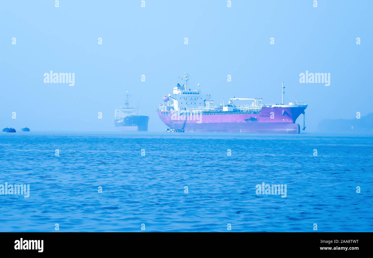 Shipping tanker india hi-res stock photography and images - Alamy