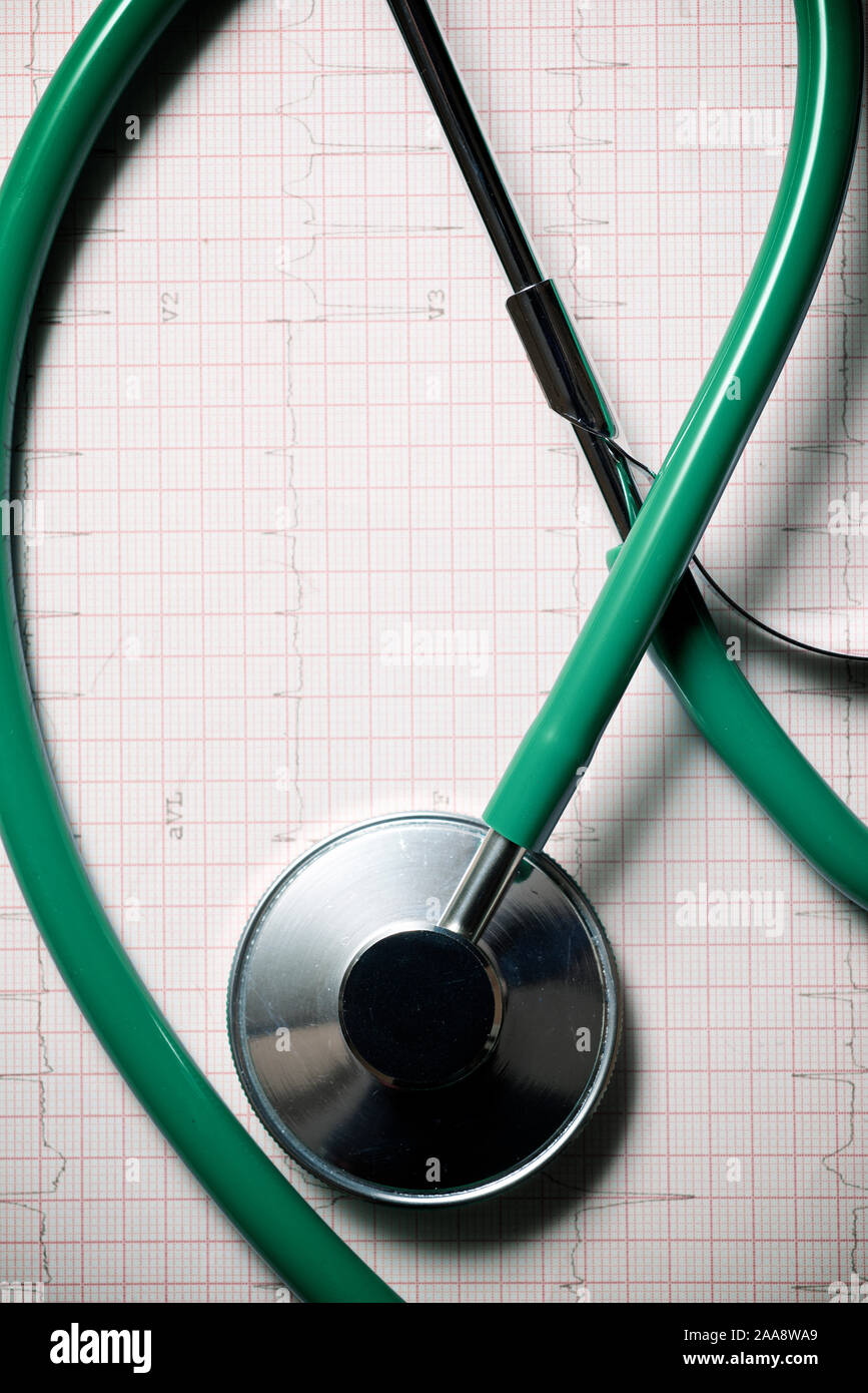 Stethoscope on graph paper hi-res stock photography and images - Alamy