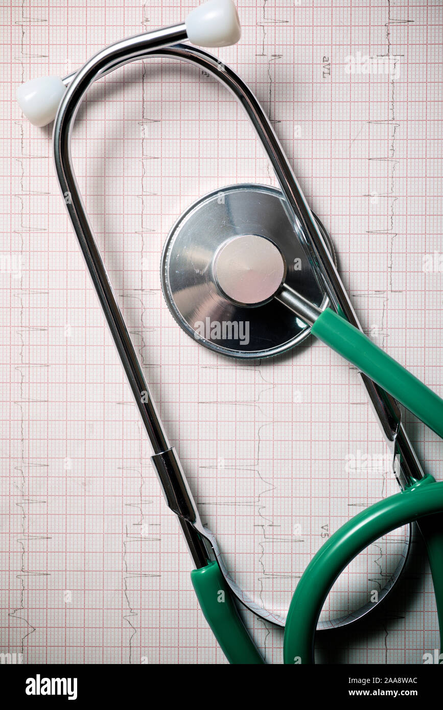 Stethoscope on graph paper hi-res stock photography and images - Alamy