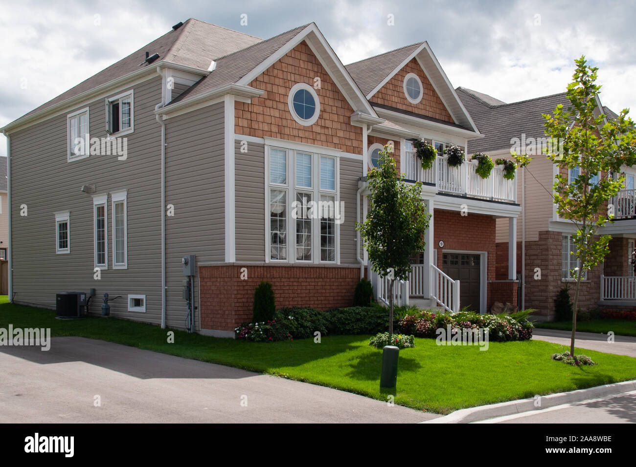 typical canadian private house around toronto Stock Photo - Alamy