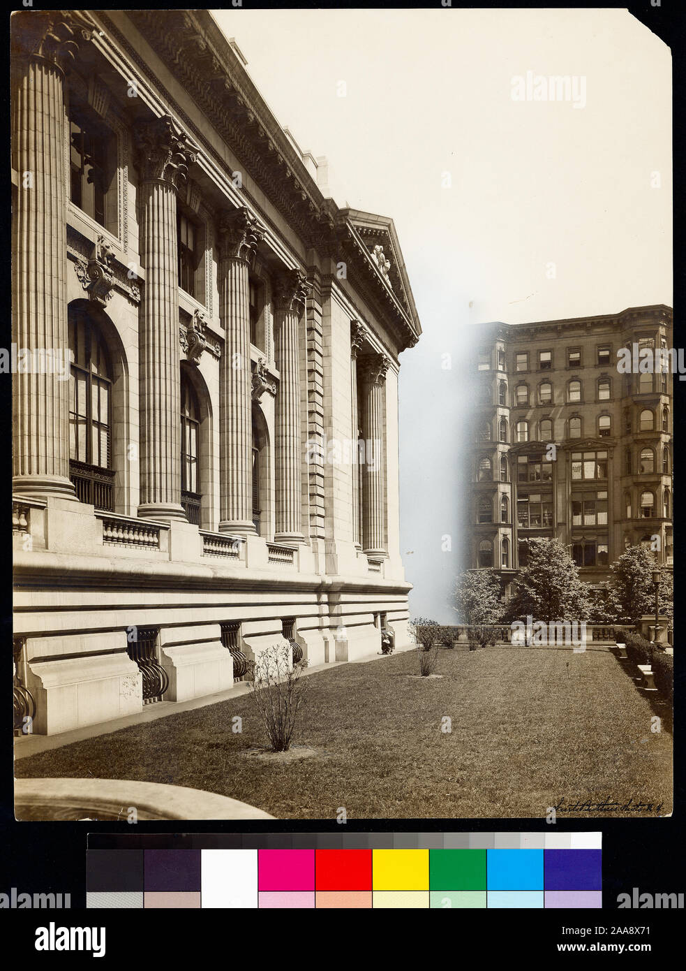 Central building of the New York Public Library; Central building of ...
