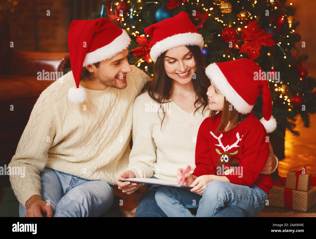 Family letter hi-res stock photography and images - Alamy