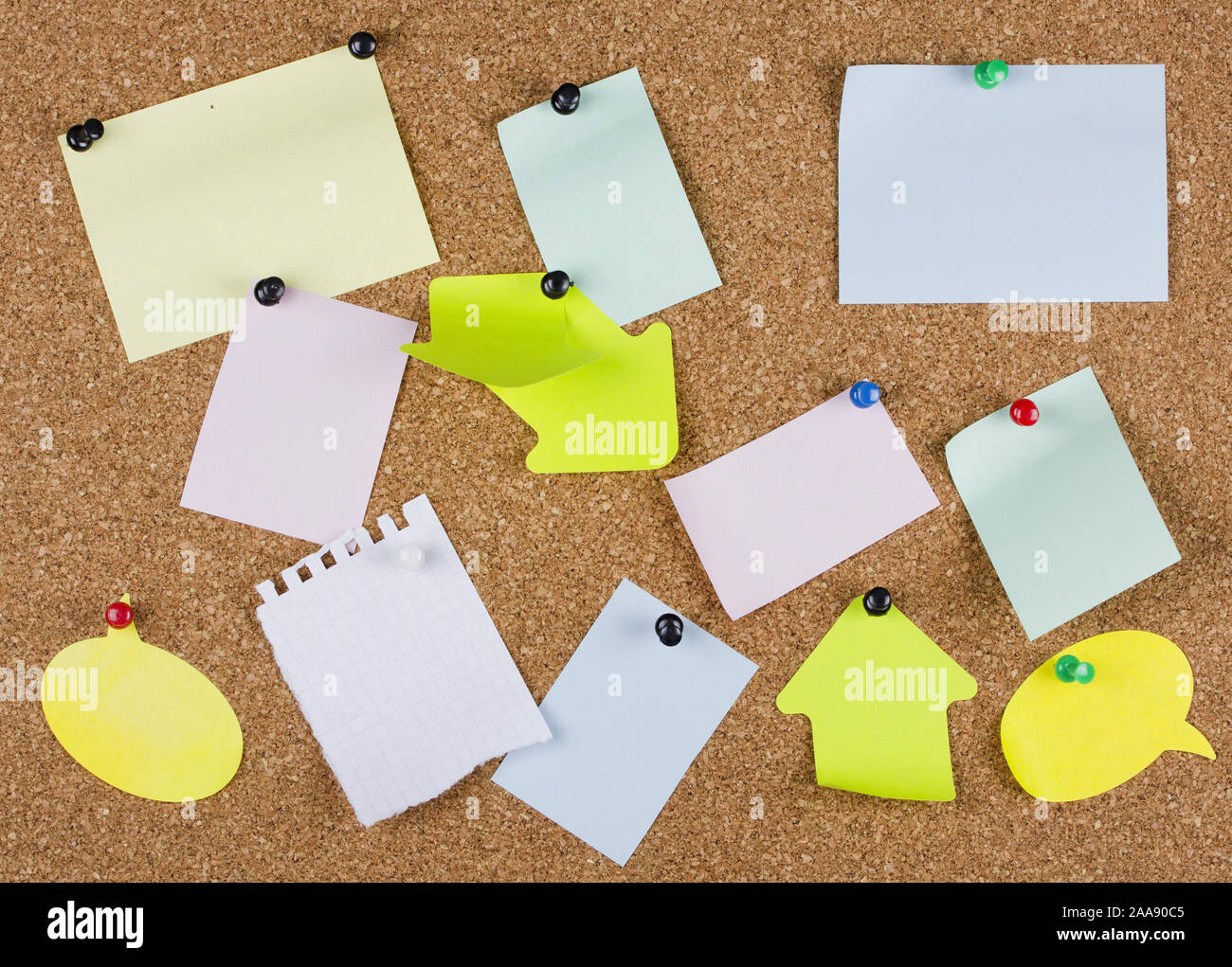 collection of various note papers on an corkboard Stock Photo - Alamy