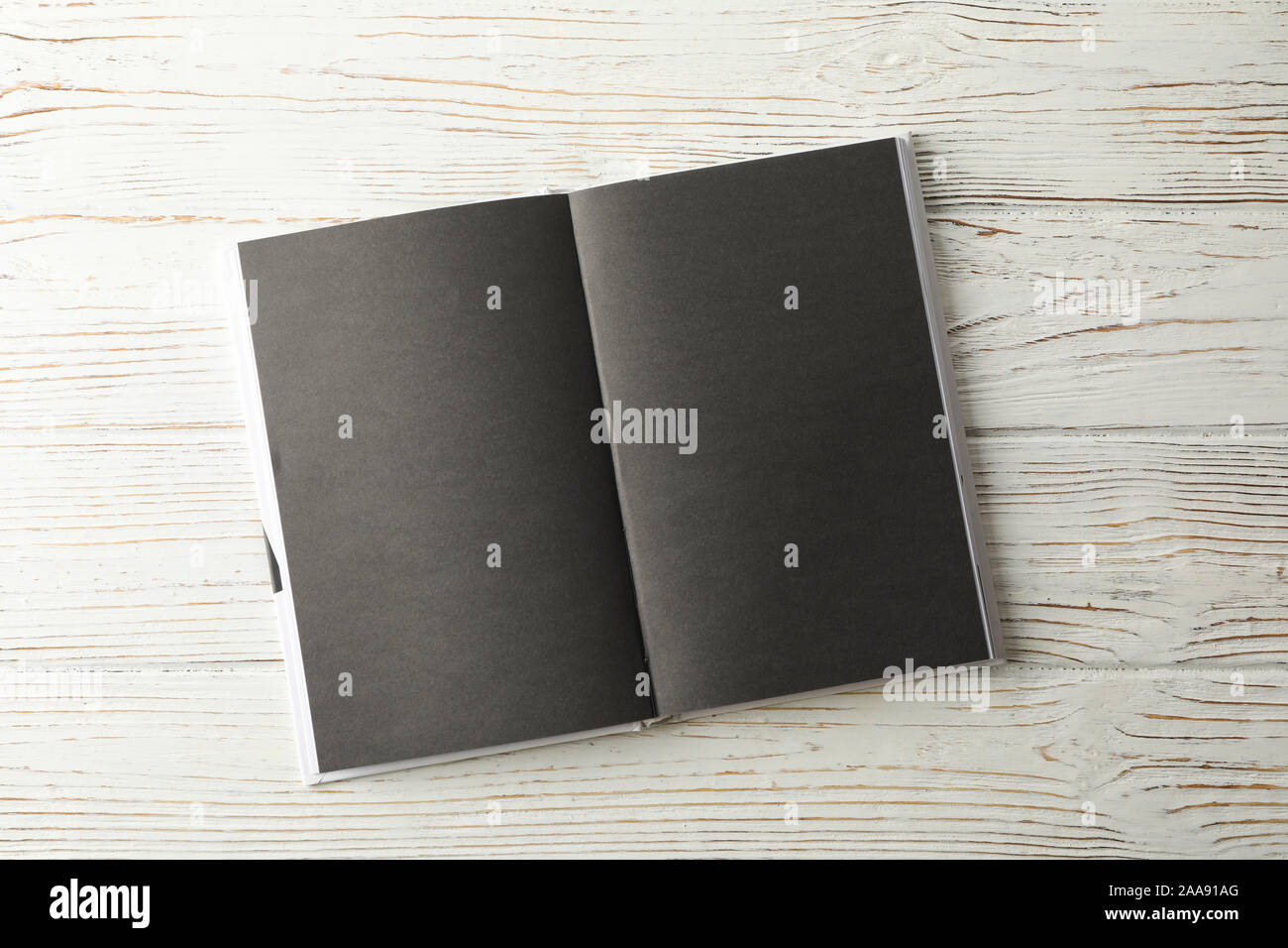 Black sheets hi-res stock photography and images - Alamy