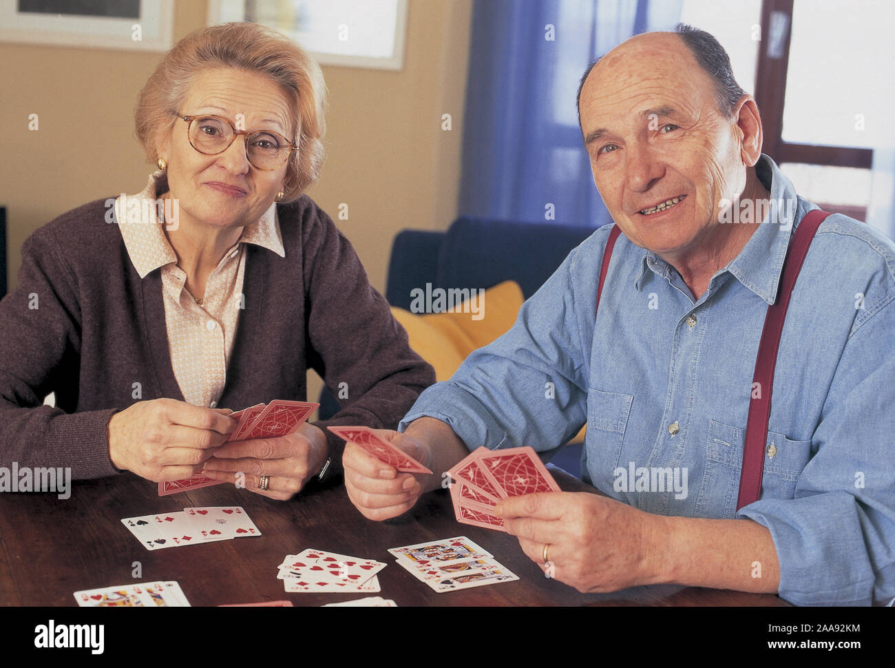 Senior couples playing cards hi-res stock photography and images - Alamy