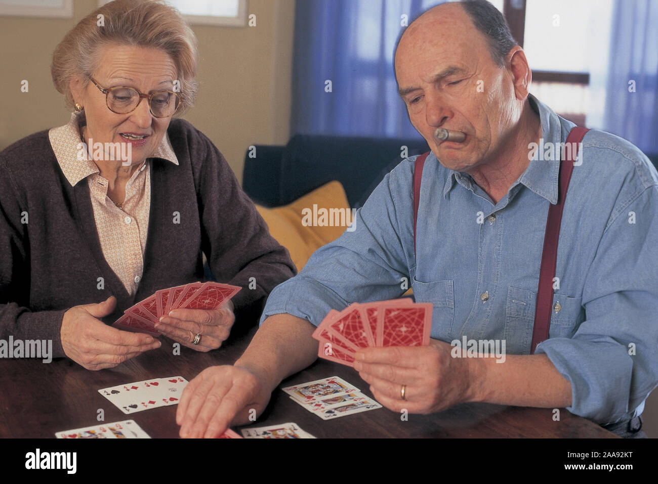 Senior couples playing cards hi-res stock photography and images - Alamy