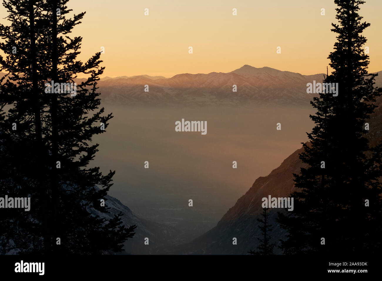 Smog over Salt Lake City, Utah, USA Stock Photo - Alamy