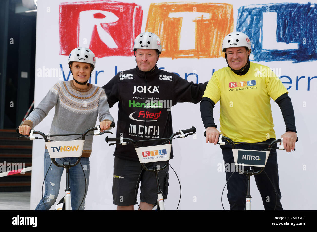 Cologne, Germany. 20th Nov, 2019. Olympic medal winners Evi ...
