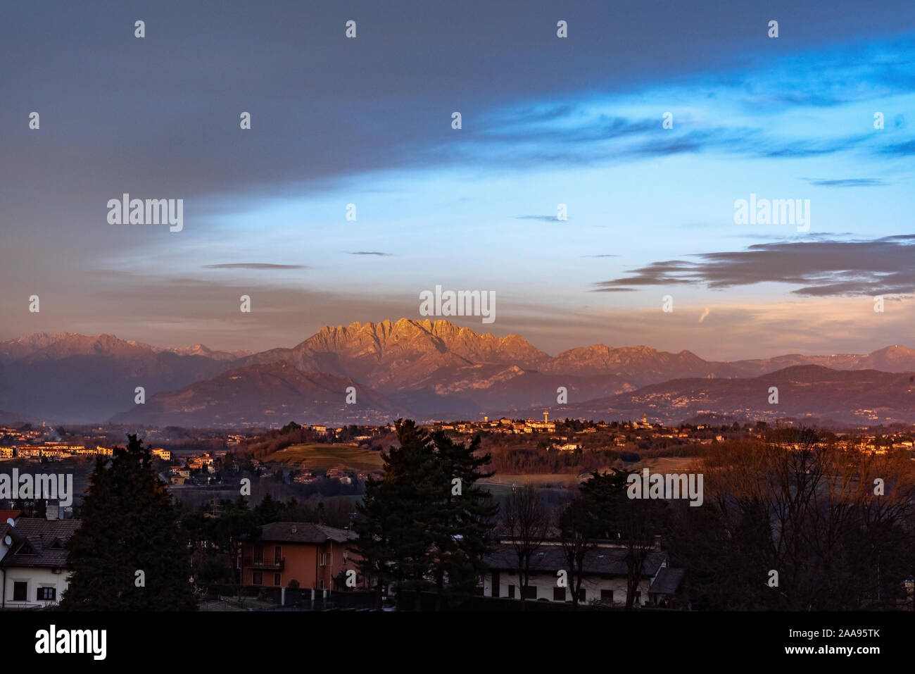 Inverigo hi-res stock photography and images - Alamy