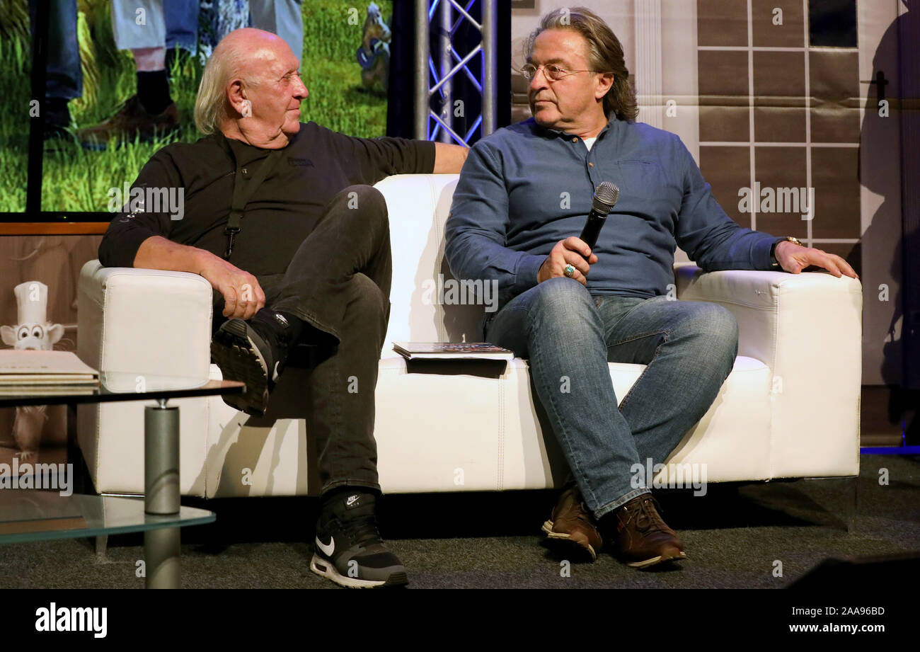 Rostock, Germany. 19th Nov, 2019. Peter Meyer (l-r) from the Puhdys and ...