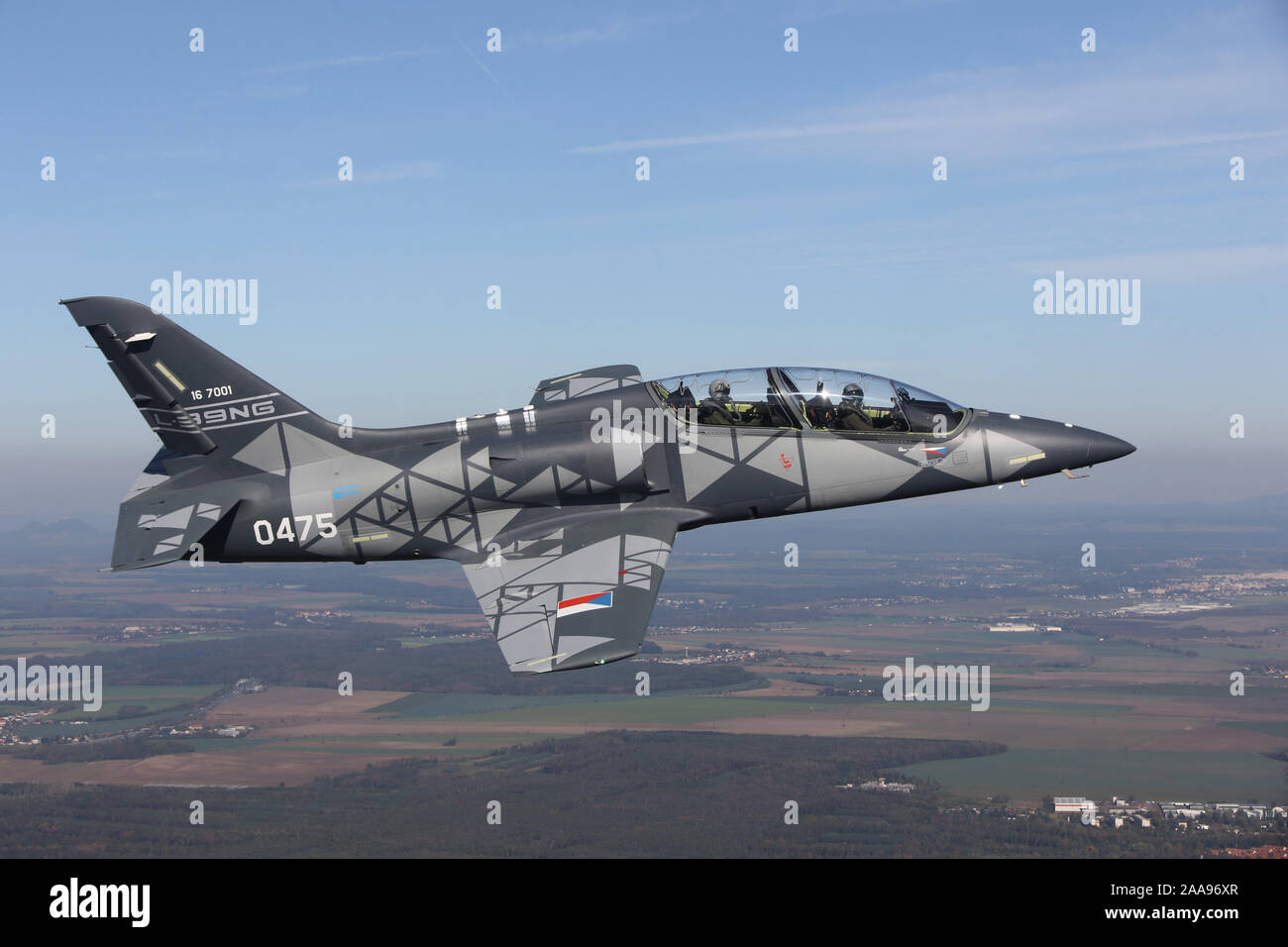 Next generation trainer aircraft hi-res stock photography and images ...