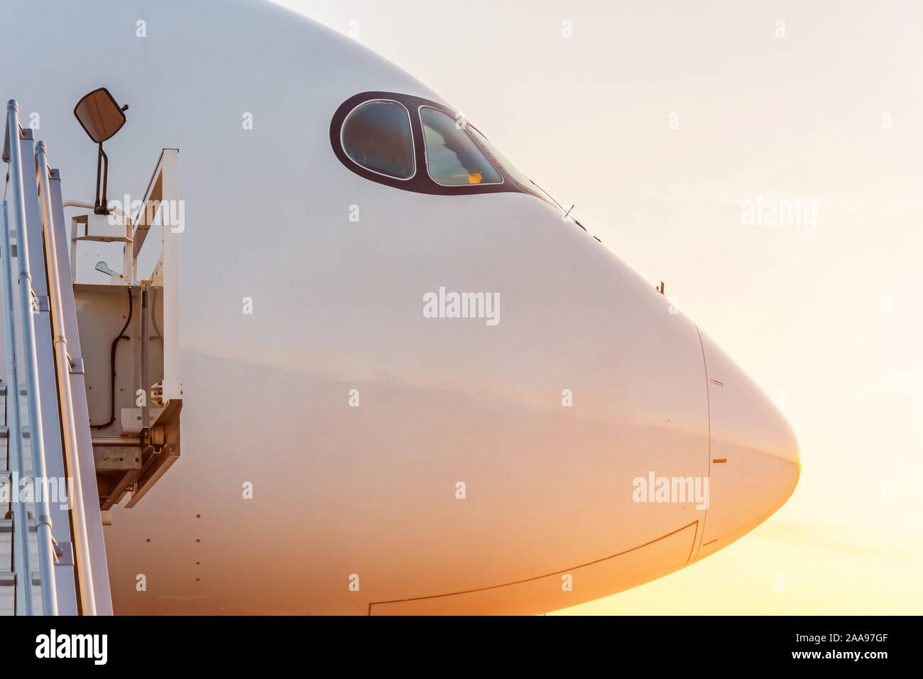 Nose plane sunset hi-res stock photography and images - Alamy