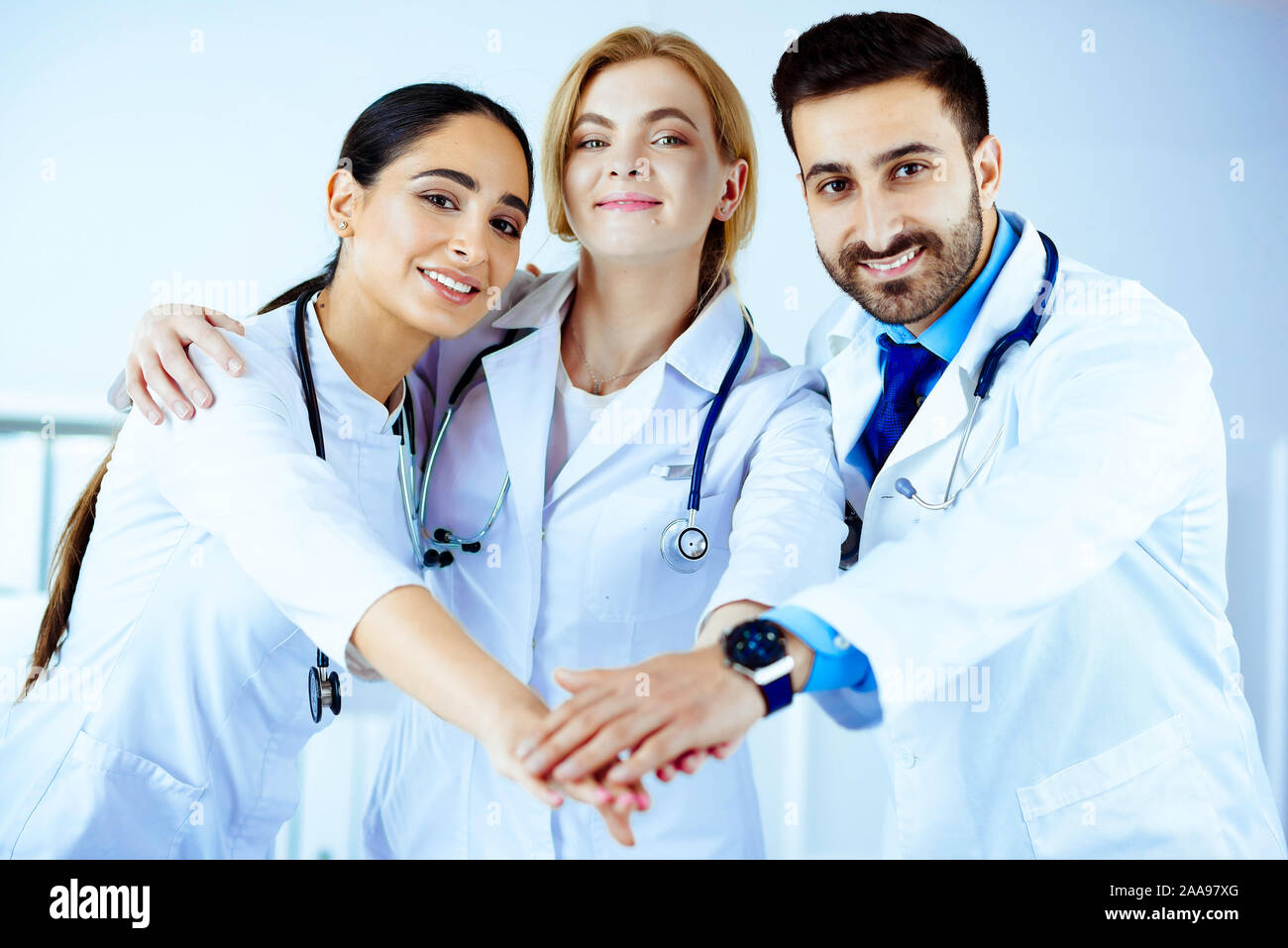 Medical nurse team multiethnic hi-res stock photography and images - Alamy
