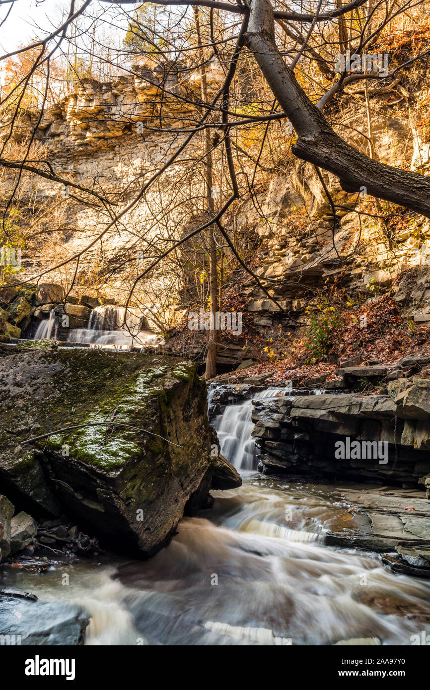 Niagara escarpment cliff limestone hi-res stock photography and images ...