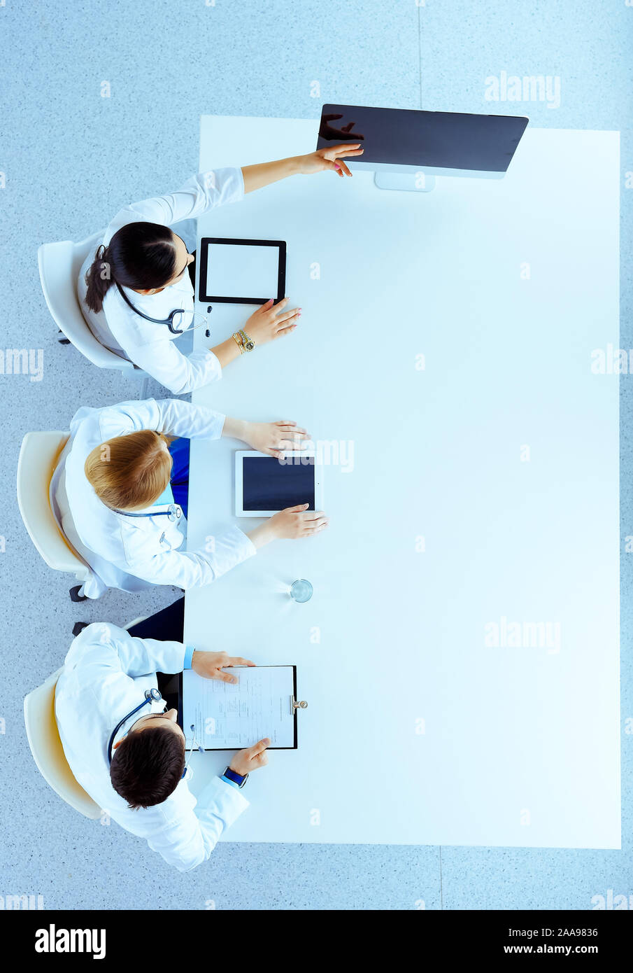 Hospital discussion hi-res stock photography and images - Alamy