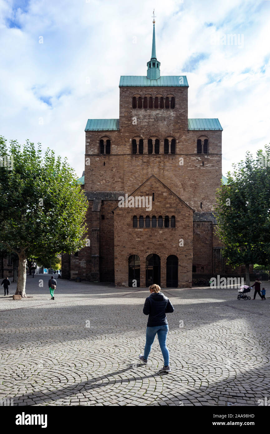 Catholic provost church hi-res stock photography and images - Alamy